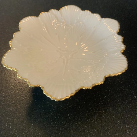 Lenox | Dining | Lenox Porcelain Woodland 24kt Gold Trim Scalloped Edge ...